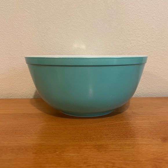 Pyrex | Kitchen | Beautiful Vintage Turquoise Pyrex Mixing Bowl Set Of ...
